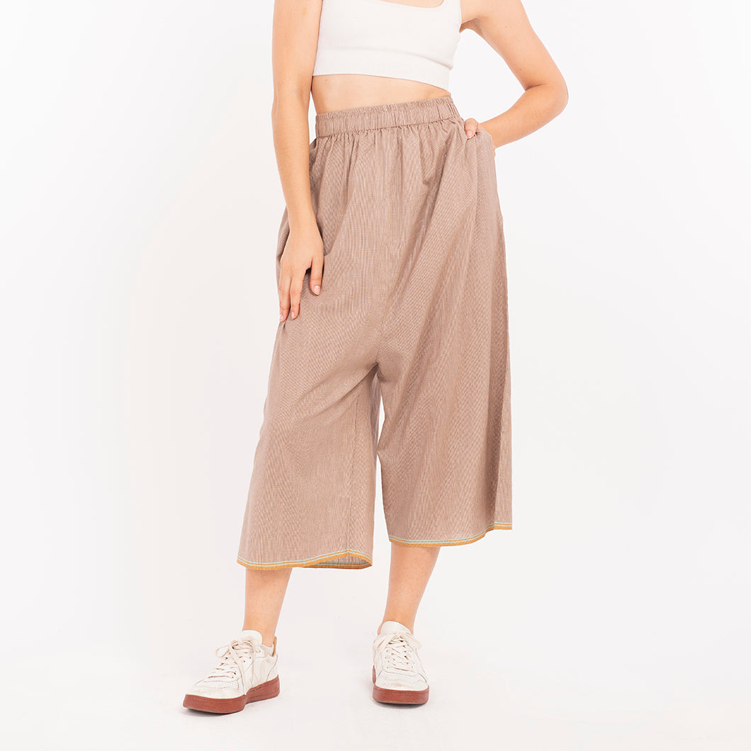 Here's Johnny Pants – Deeya Paris
